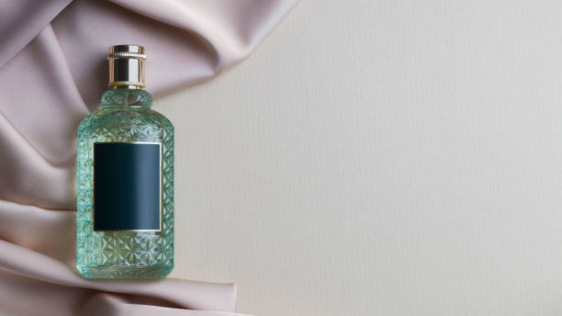 Spritz vs Swipe: An Exploration of Perfume and Deodorant Differences